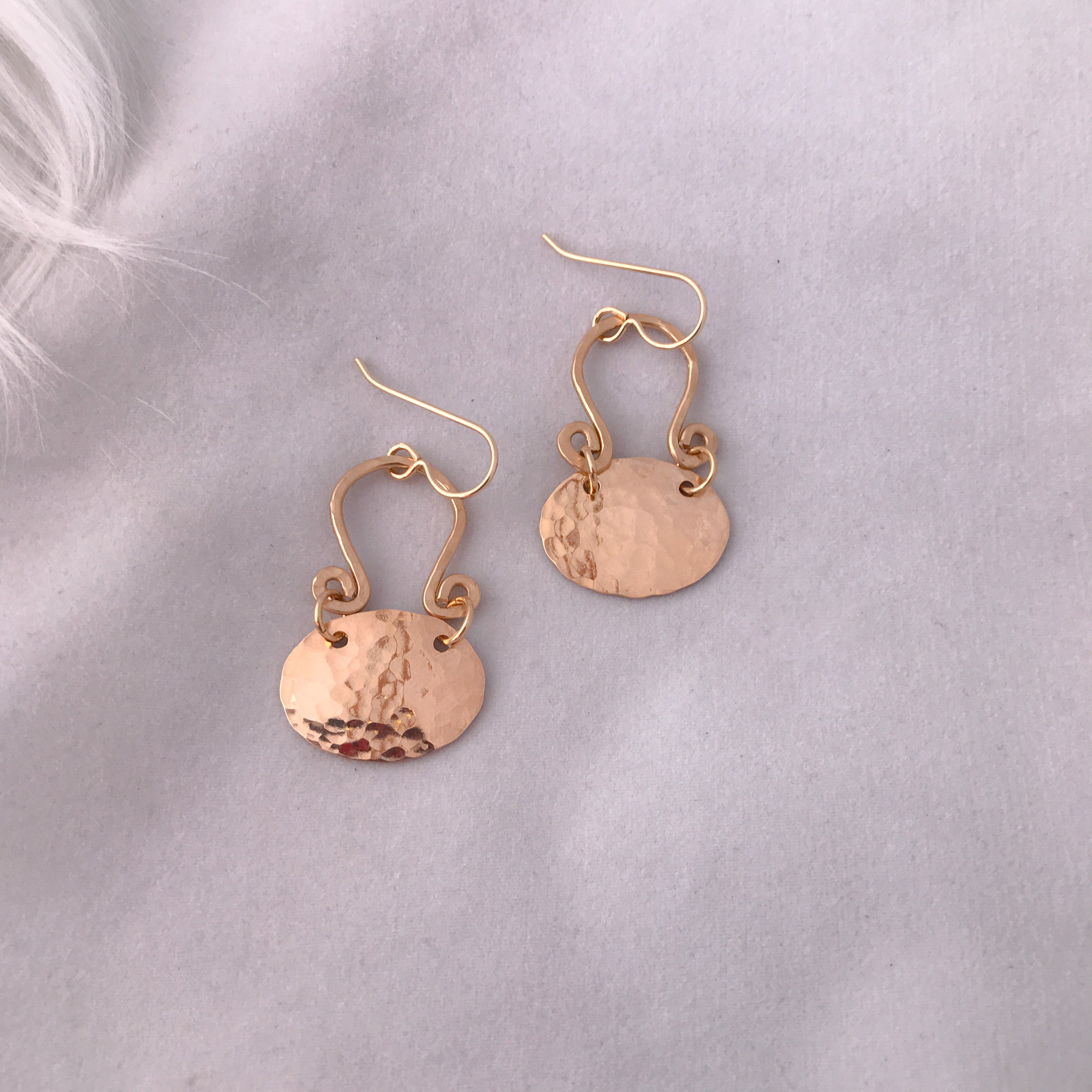 Ovals with Horseshoe – Jennifer Engel Designs